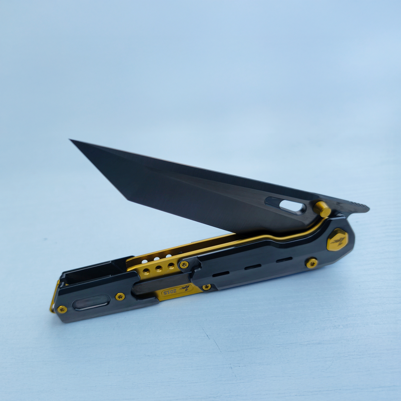 Z01S by ZYACKNIVES – Aurora Blade