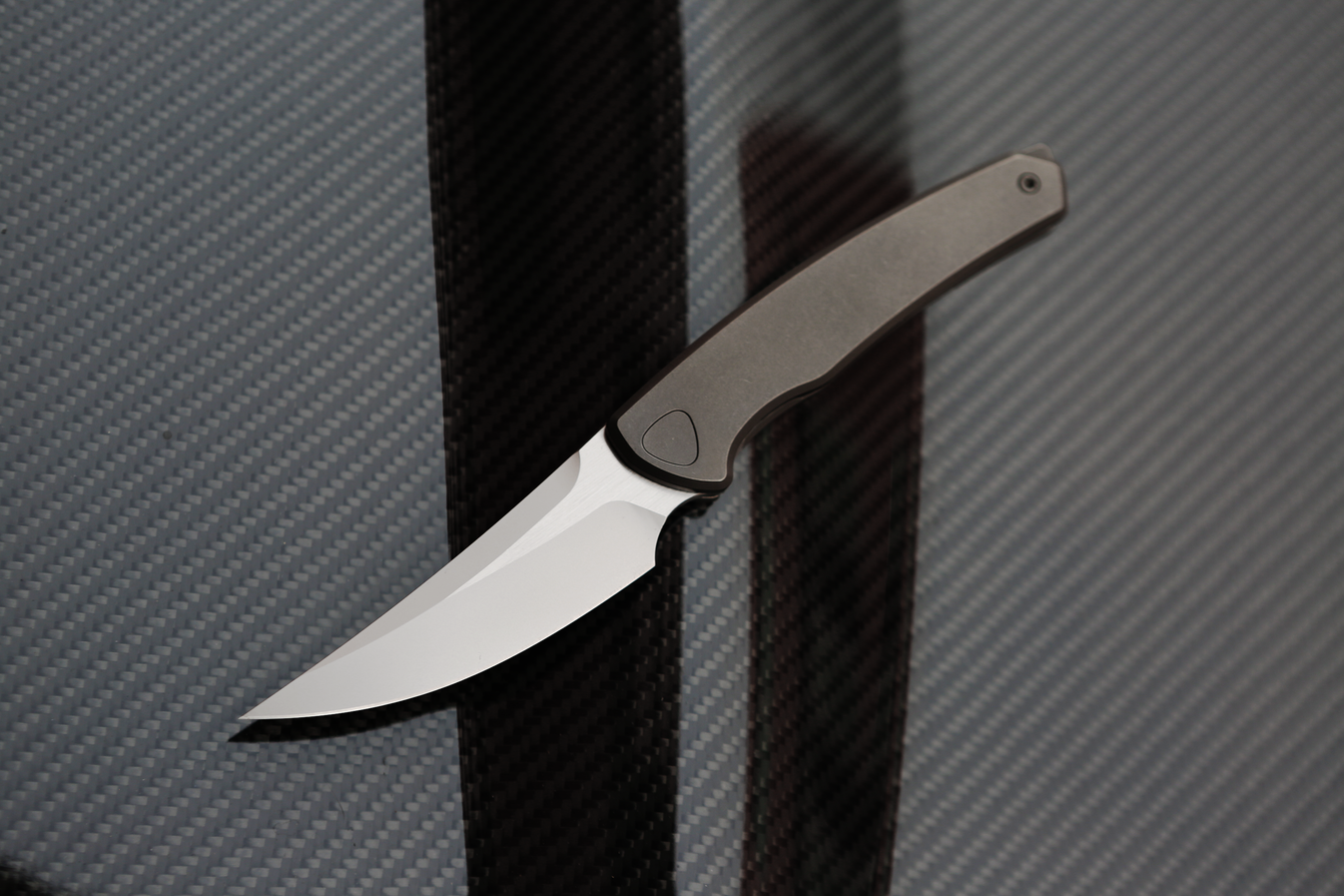 Z05 by ZYACKNIVES (SOLD OUT, Demonstration only) – Aurora Blade